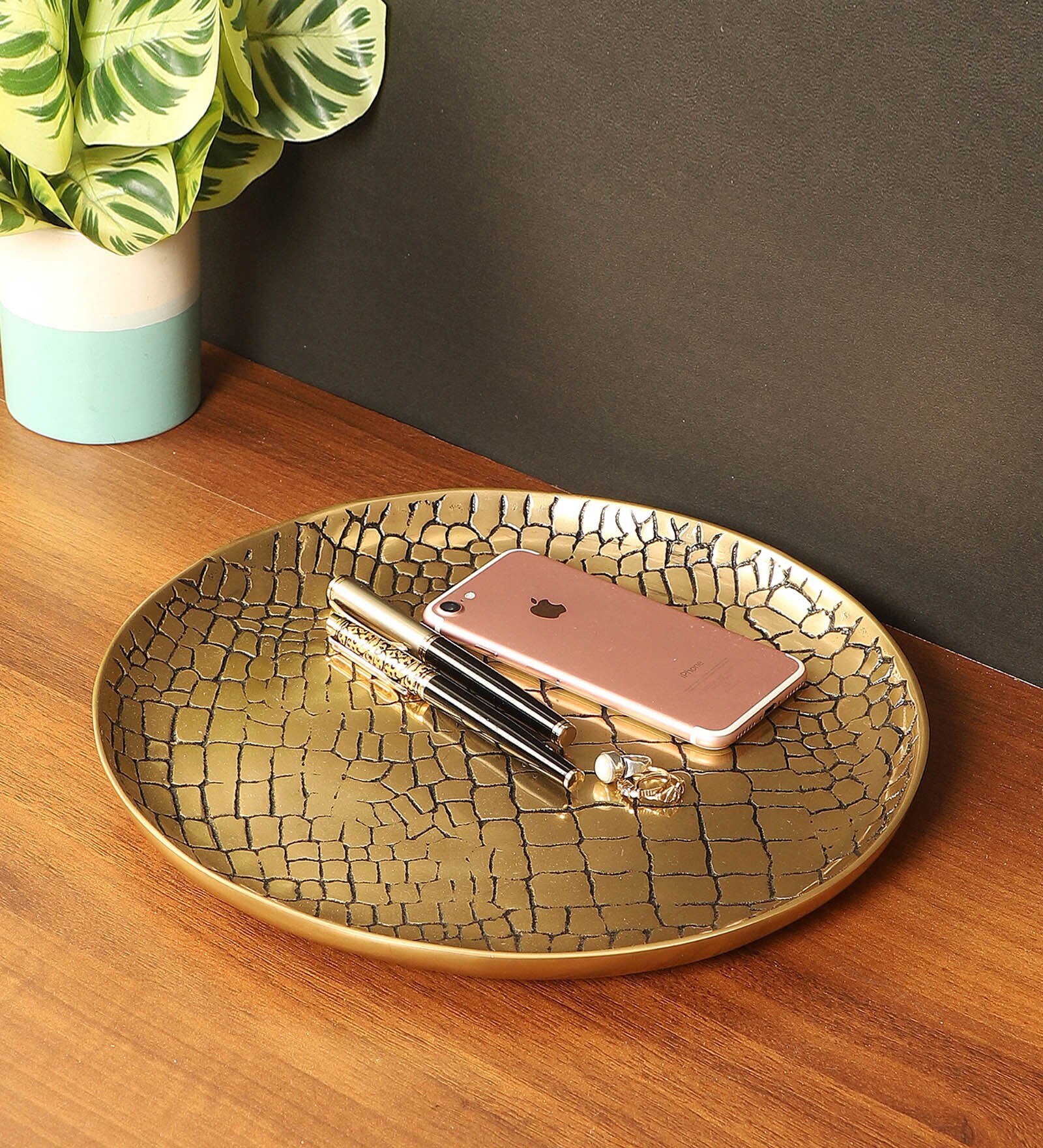Buy Aluminium Gold Circular Tray In Croc Pattern Desk Organizer Online ...