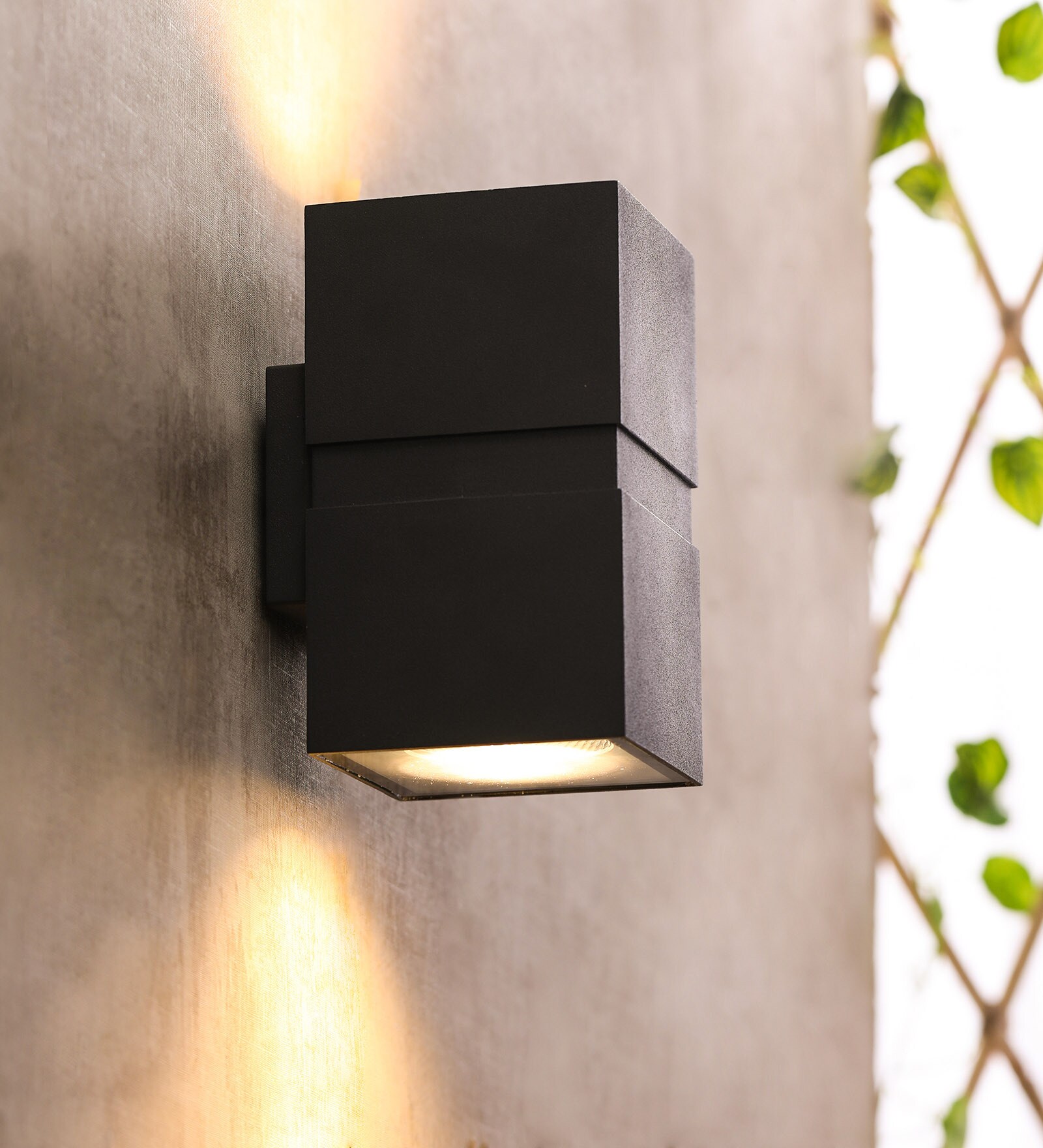 Buy Black Metal Outdoor Wall Light by Jainsons Emporio Online - Outdoor ...
