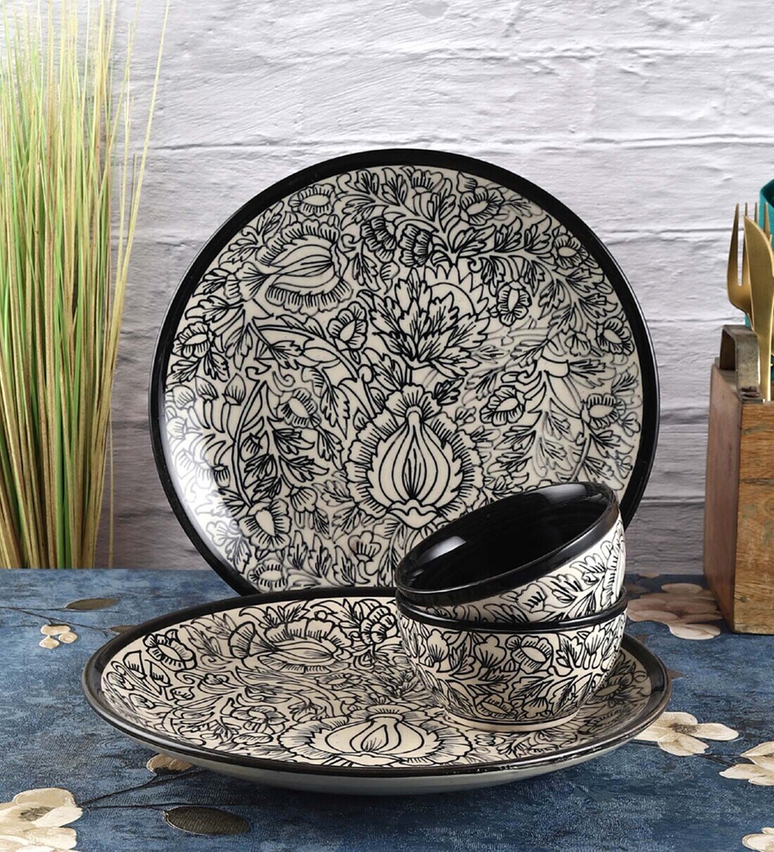 Buy Kalamkari Black & White 4 Pcs Ceramic Dinner Set by Vareesha at 11% OFF by Vareesha | Pepperfry