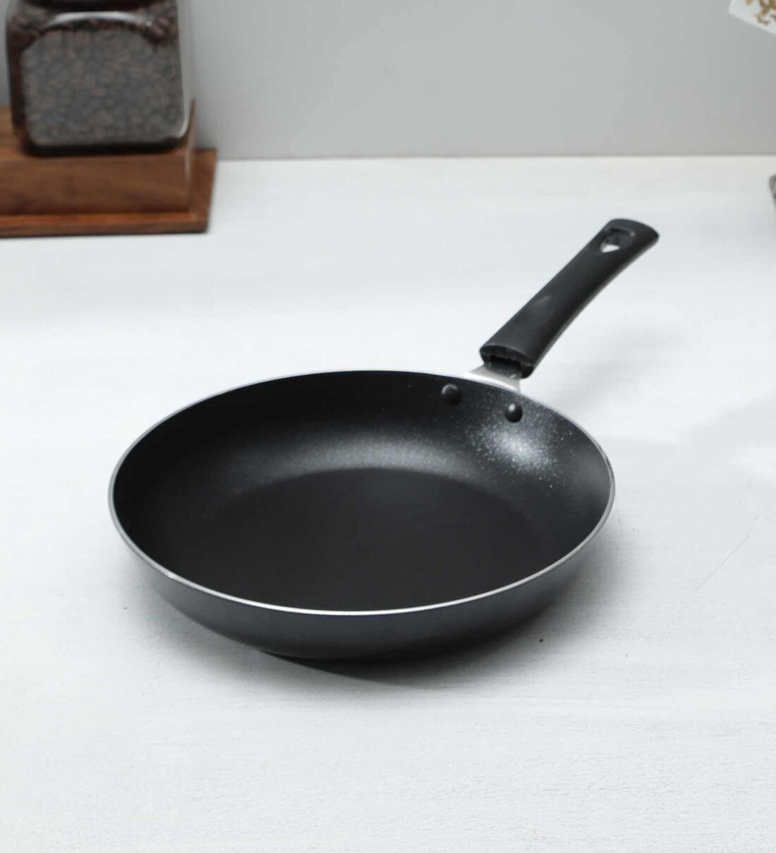 Buy Black Aluminium 2.6 Mm Non-Stick Tapper Pan With Handle at 44% OFF ...