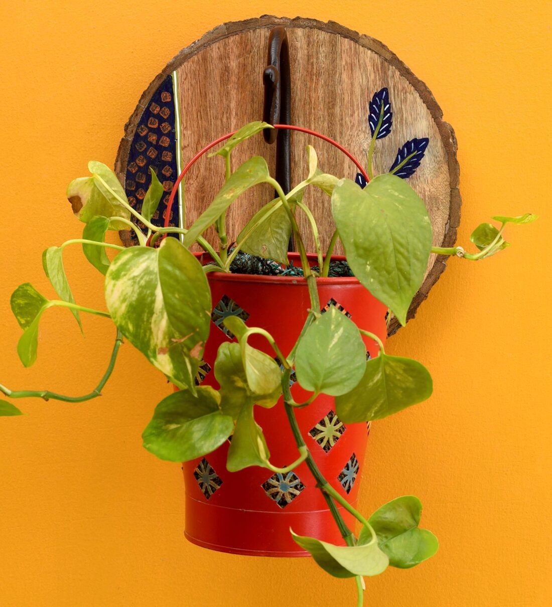 Buy Red Rose NA Hanging Planter with Stand by Aakriti Art Creations at ...