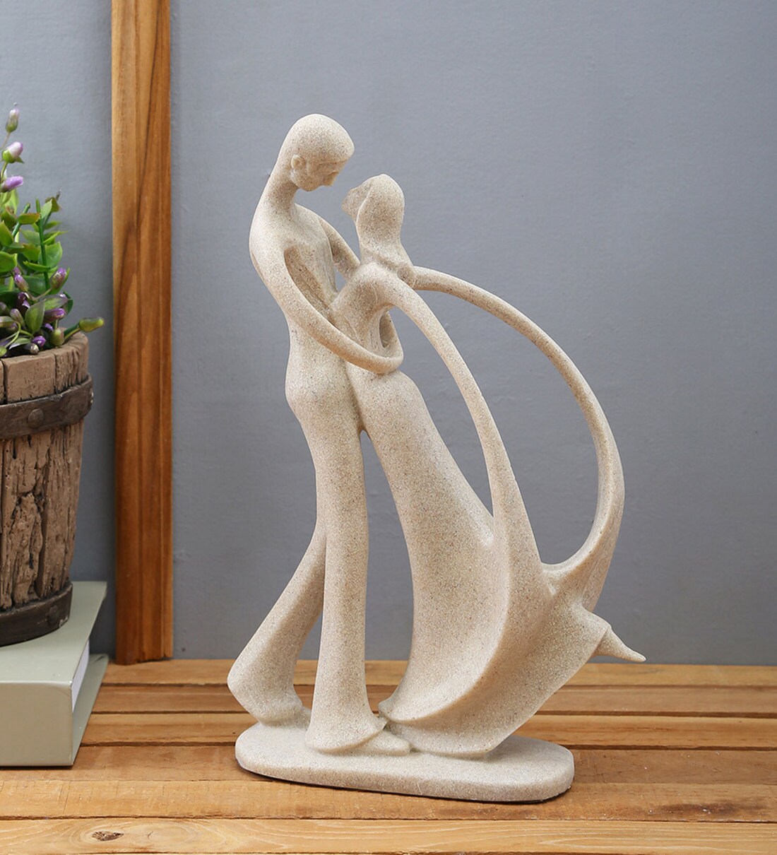 Buy White Resin Couple Mesmerized in Love Figurine Showpiece by Aapno ...